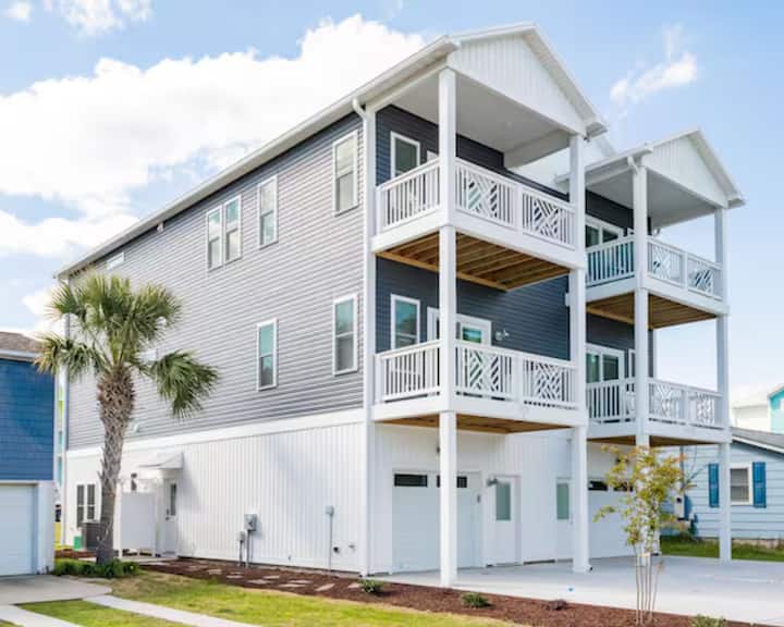 Three Seas 2, Steps From The Beach - Carolina Beach, NC