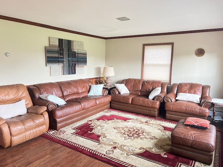 Country View Relaxing Space - Farmington Hills, MI