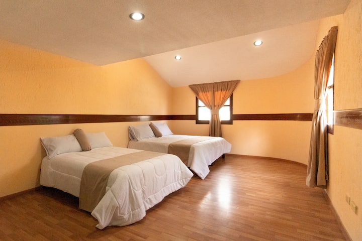 Lujosa Residencia En Barreal - Puebla