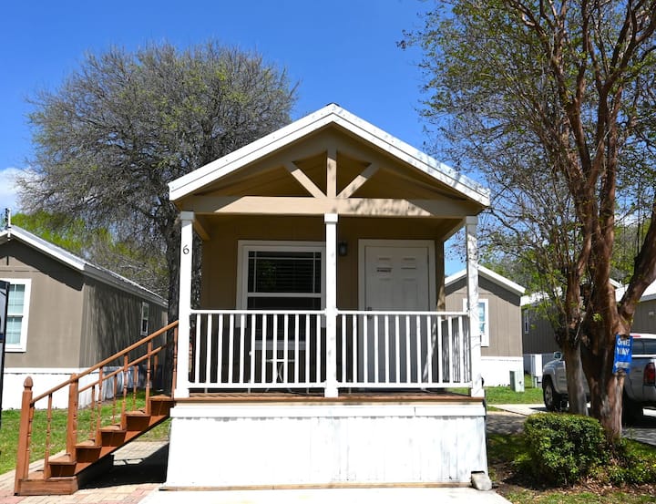 Admiralty Rv Resort Cabin - San Antonio, TX