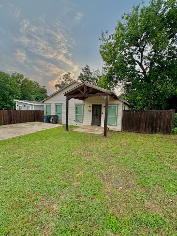 Cozy Fort Worth Home Near The Stockyards! - Fossil Creek Boulevard – Fort Worth
