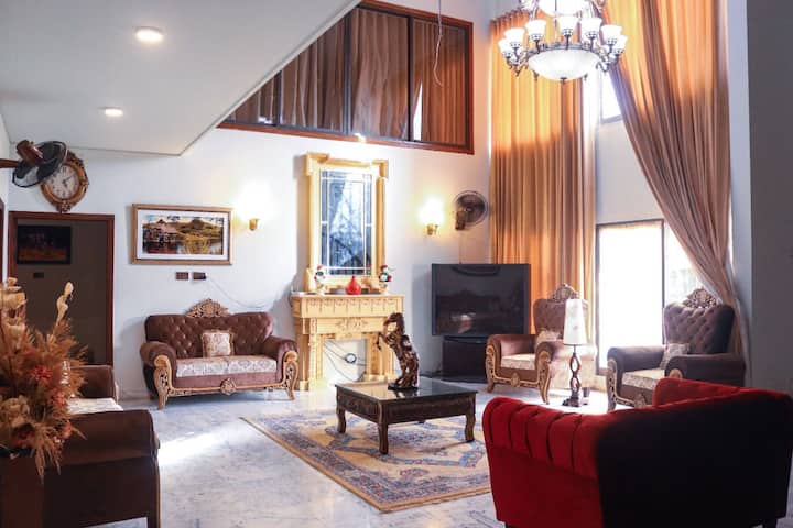 Staycation - 7 Bedrooms Villa - Karachi
