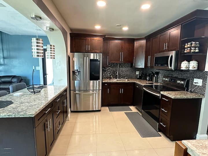 Relax,5 Minutes To Hardrock Stadium Or Casin - Pembroke Pines, FL