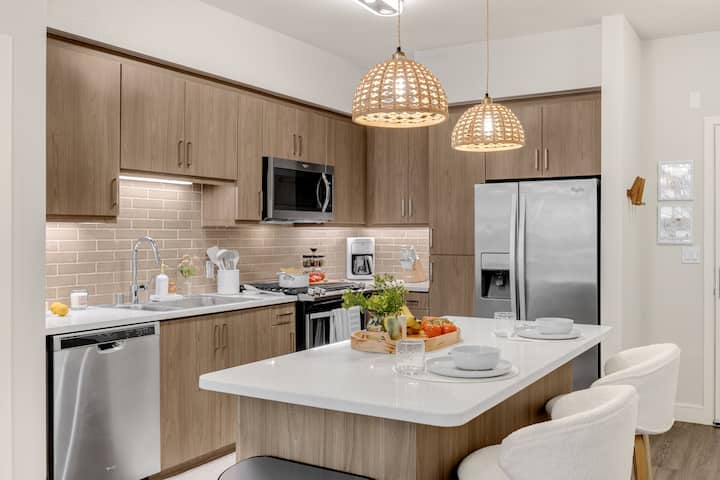 Tiffany | Luxury Designer Home In Irvine - Irvine, CA