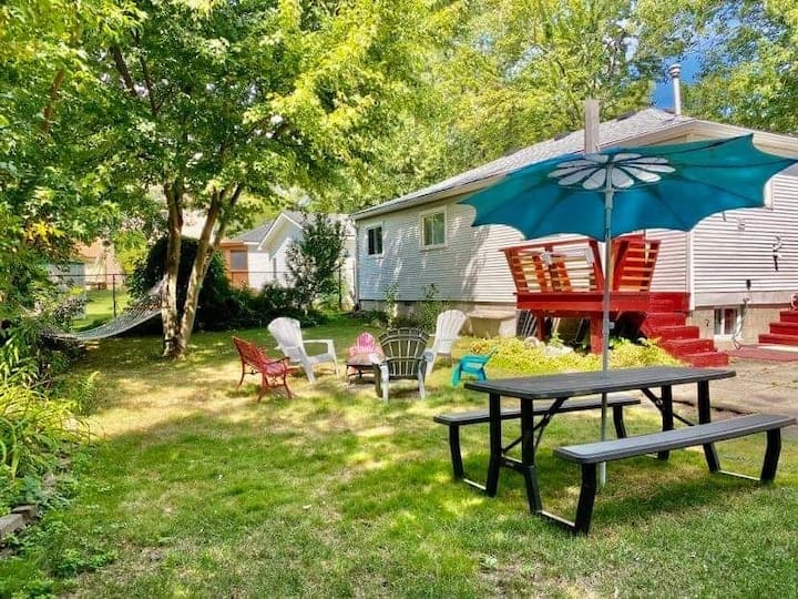 Cozy Beach House - Crystal Beach