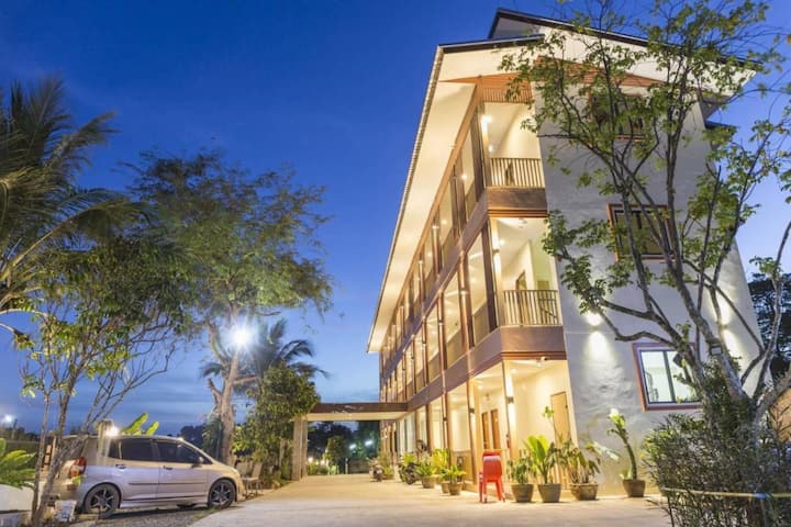 Relaxing Comfy Double Room @ Yaibua Hotel - Chanthaburi