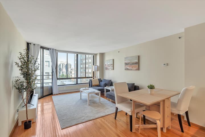 Urban Luxury Comfort Living - San Francisco, CA