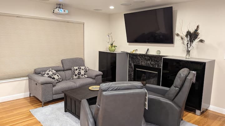 Smart Comfy Home Away From Home - Daly City, CA