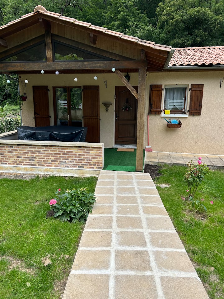 Maison De Ville Avec Jardin. - Périgueux