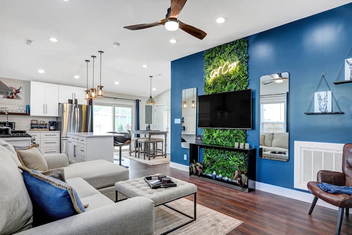 Near Downtown! Welcome To Highland Park Hideaway - Indianapolis