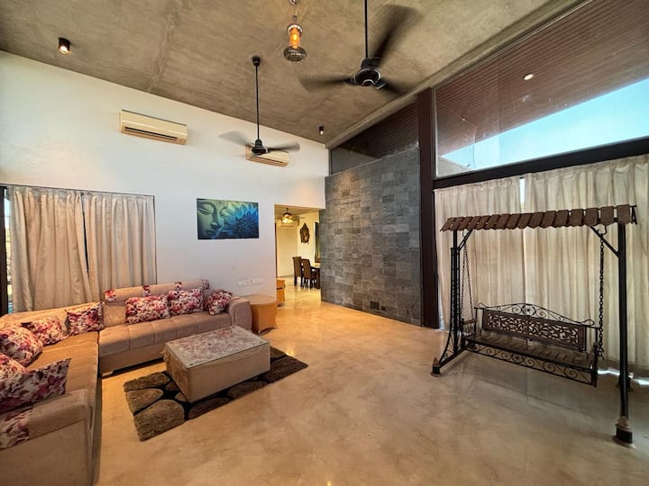 3bhk Golf Facing Villa With Pool - Sanand