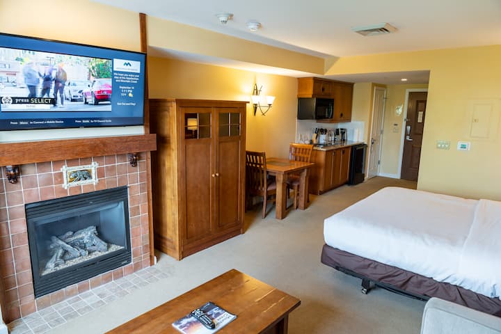 Standard Studio Suite Rm 367 - Hamburg, NJ