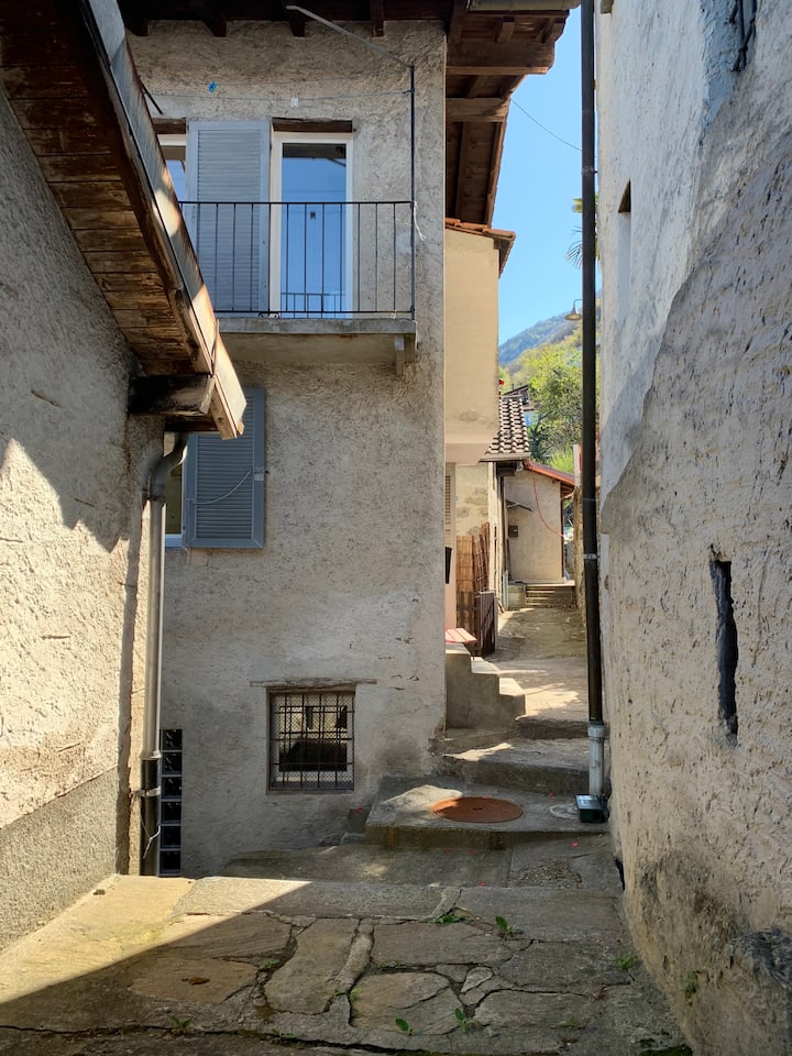 Casa Rustico Vira Gambarogno - Tenero-Contra