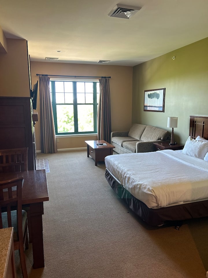 Standard Studio Suite Rm 413 - Hamburg, NJ