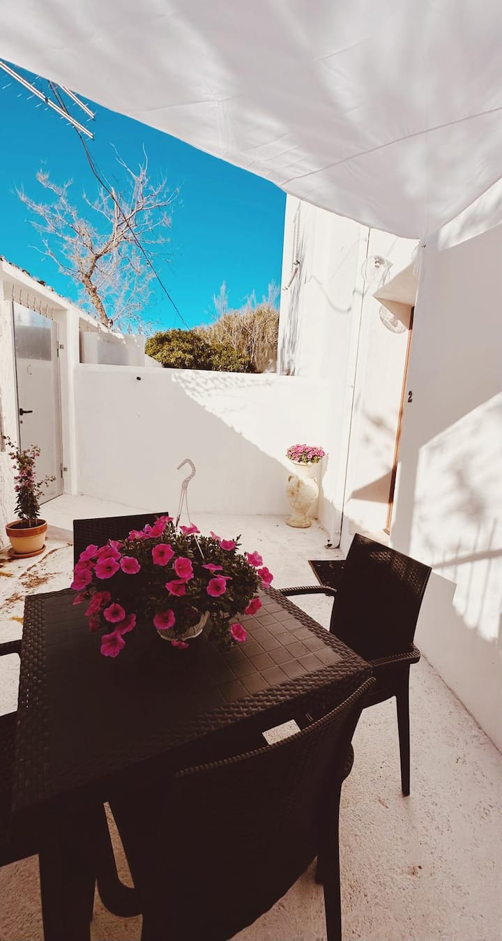 Luminoso Appartamento Con Cortile 2 - Olbia