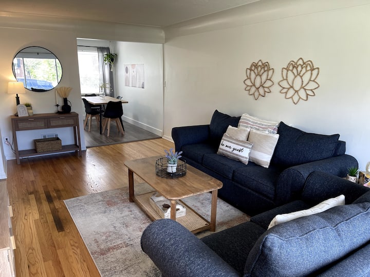 Cozy 2br Getaway | Minutes To Downtown Cincy - Cold Spring, KY