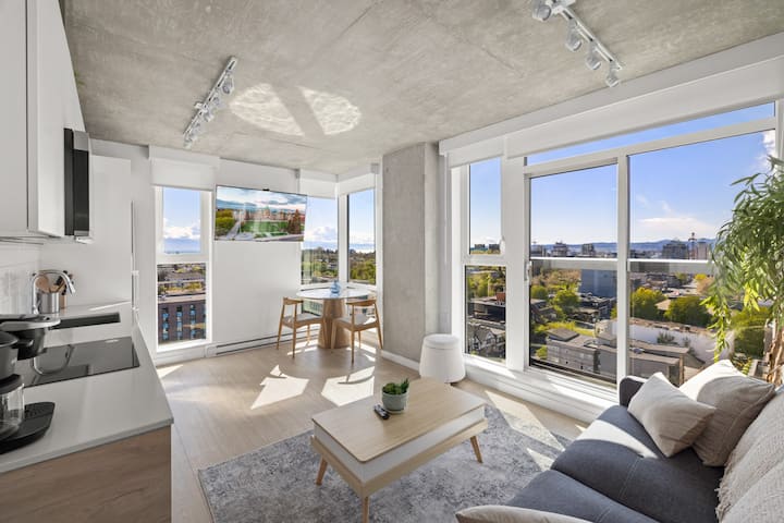 Majestic Views At The Mod - Victoria