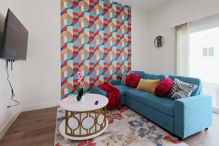 Insta-worthy Modernistic 4b4b Suite - Ladera Heights, CA