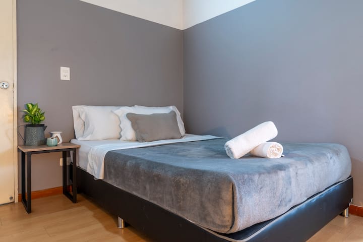 Private Room· Manila, Poblado· Unbeatable Location - Medellín