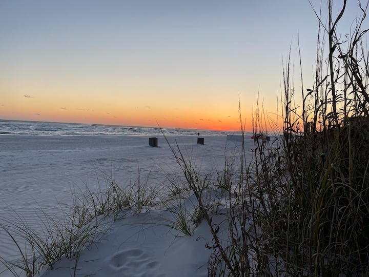 Down By The Sea In Pcb, Pool, Short Walk To Beach - Panama City Beach, FL