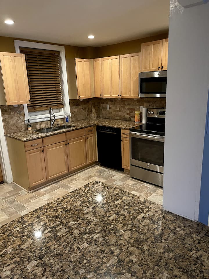 Bryn Mawr Town Home - Devon, PA