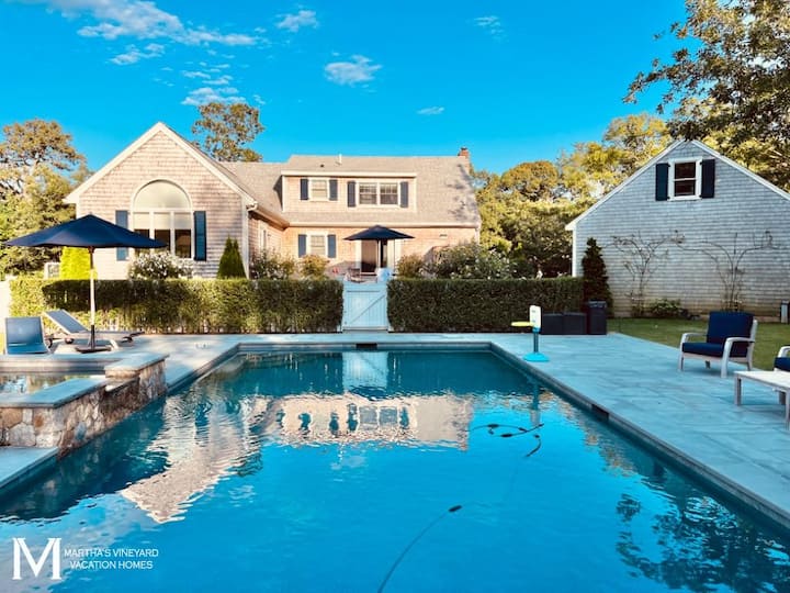 Luxury Home W/heated Pool & Spa - Oak Bluffs, MA