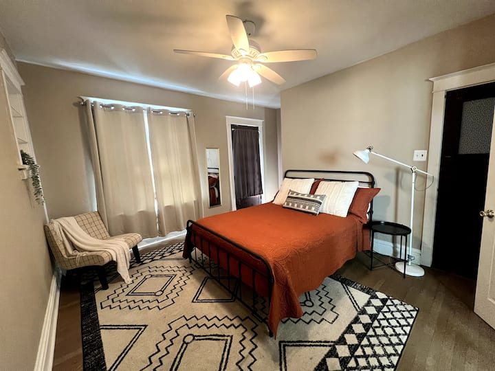 Centrally Located Hidden Gem! - St. Louis, MO