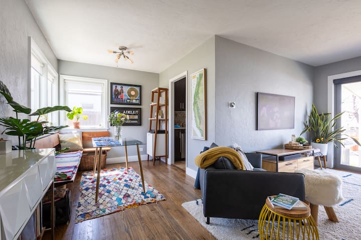 Berkeley Bungalow: Indoor Outdoor Living, Mtn View - 덴버