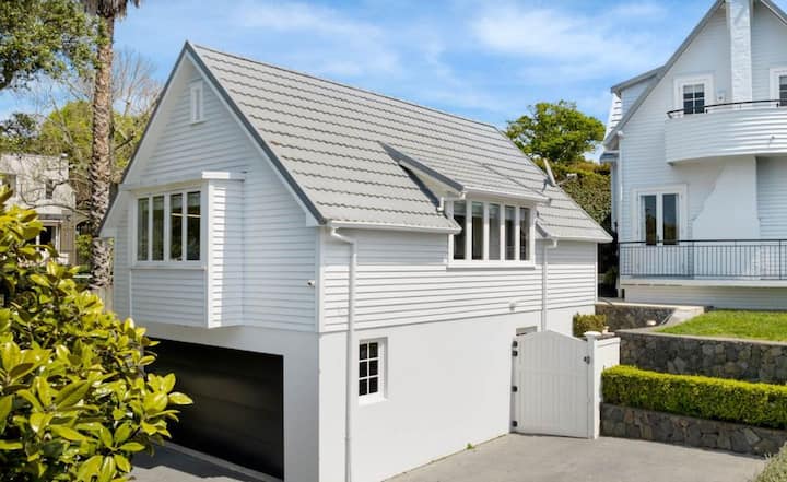 Welcome To A Seaside Sanctuary - Auckland