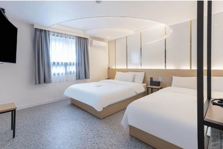 Seoul Jamsil 2min Station • Lotte World & Concert - Seoul