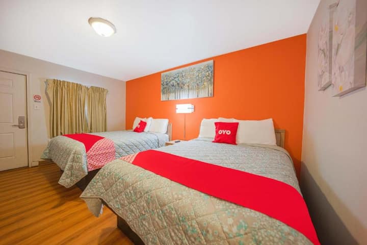 Royal Gateway Motel 2 Queen Beds With Kitchenette - Bend, OR