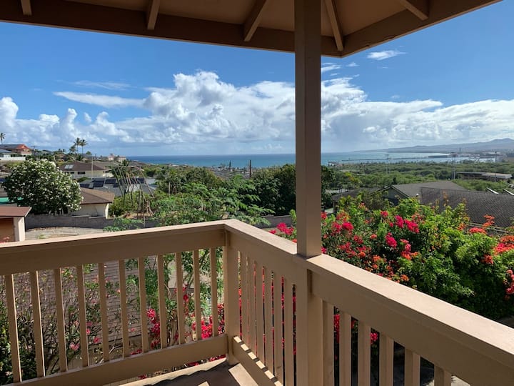 Ocean Breeze Cottage- Detached Ocean View - Wailuku, HI