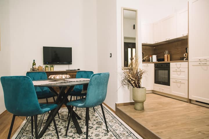 Spacious Twobedroom With Terrace - Banjole