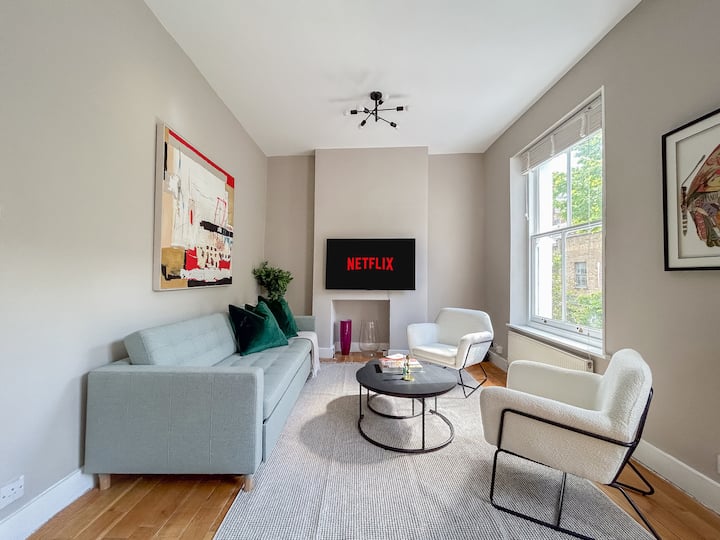 Stylish 2 Bed Flat On This Iconic Road - Brentford