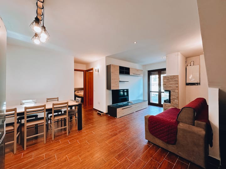 Finestra Su Villalago - Scanno