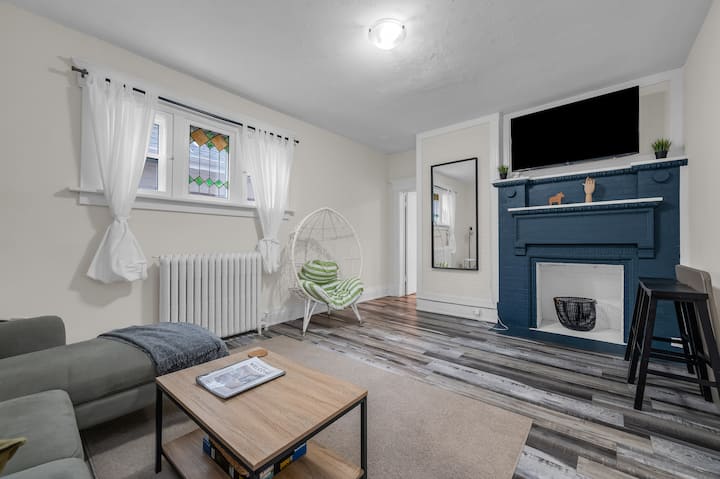 Trendy 2bed Unit - Walk To Falls & Clifton Hill! - Niagara Falls, NY