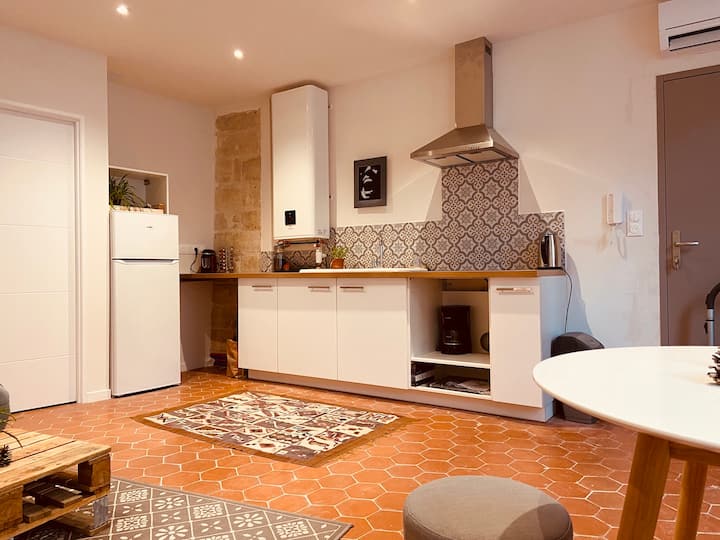 Calme Et Idéalement Placé - Avignon