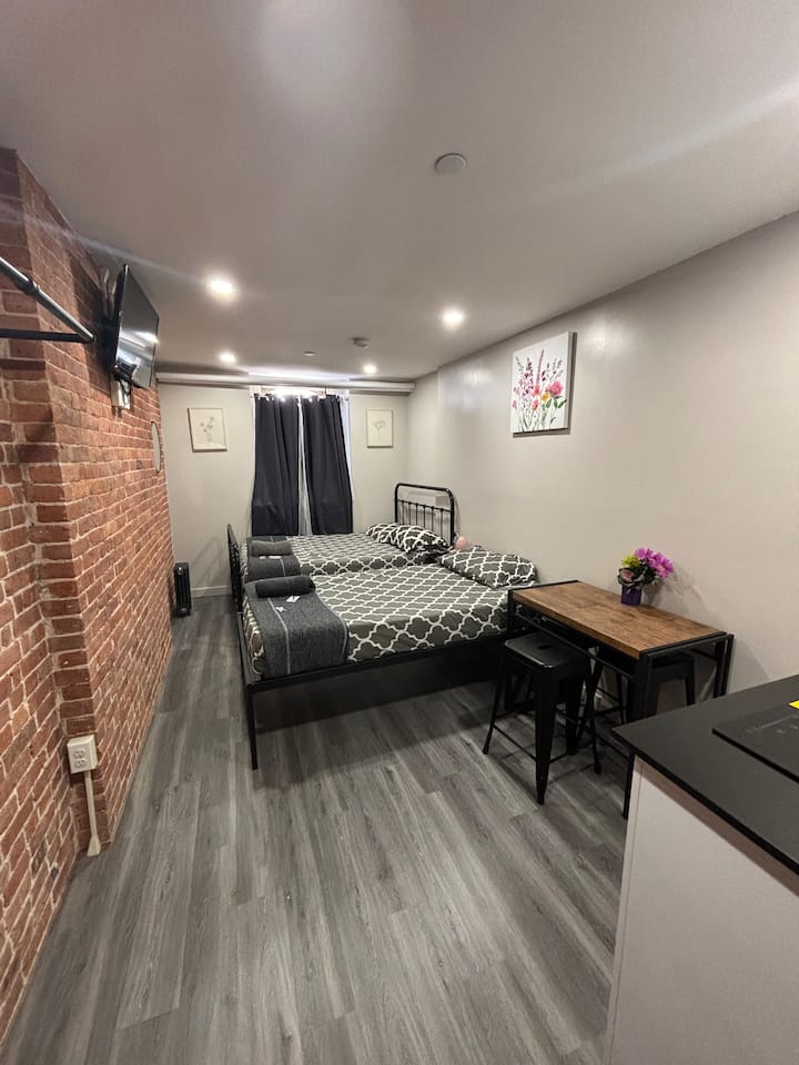 Exclusive Apartment 814 | Shared Bathroom - New York City