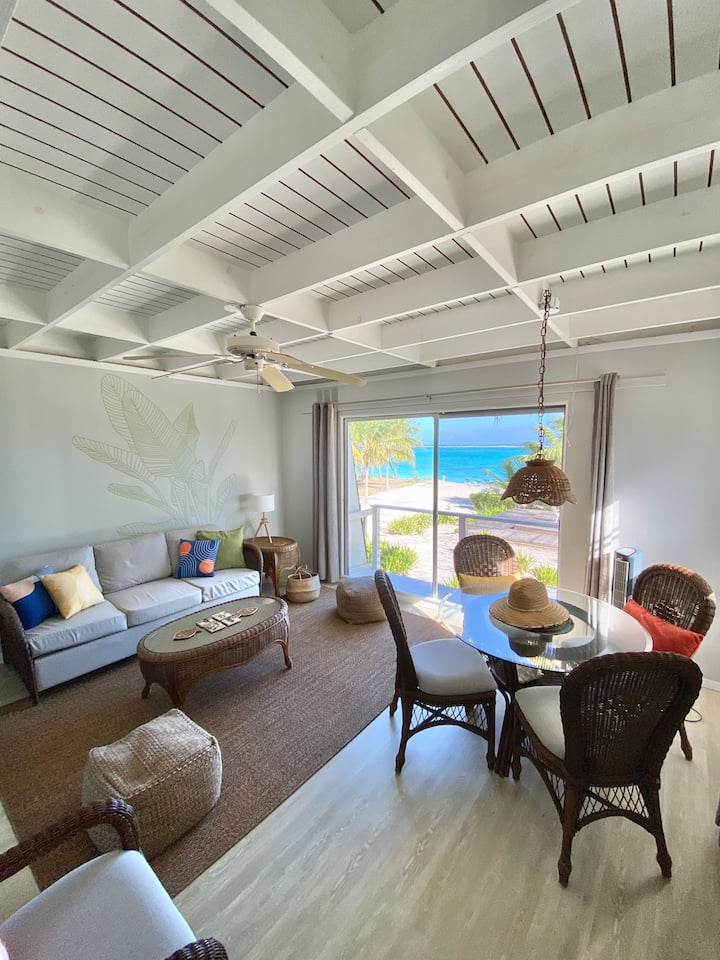 Dorado Duplex: Oceanfront Condo - Bahamas