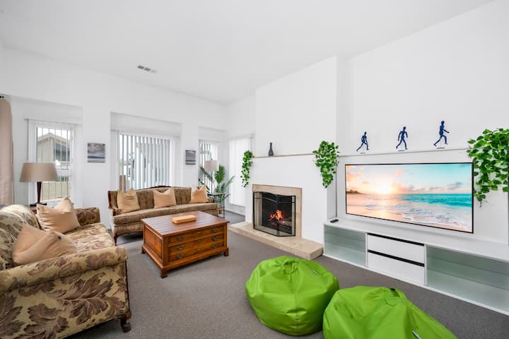 Quiet Newport Home W/ 2 Kings/office/walk To Ocean - Newport Beach, CA