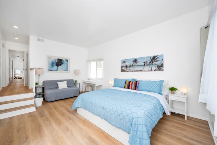 Quiet Newport Home W/ 2 Kings/office/walk To Ocean - Huntington Beach, CA