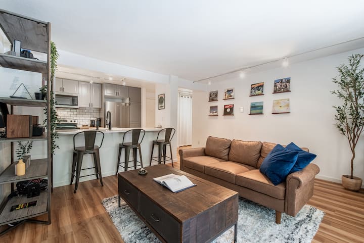 Private Condo By Lake Union | King Bed - Seattle, WA