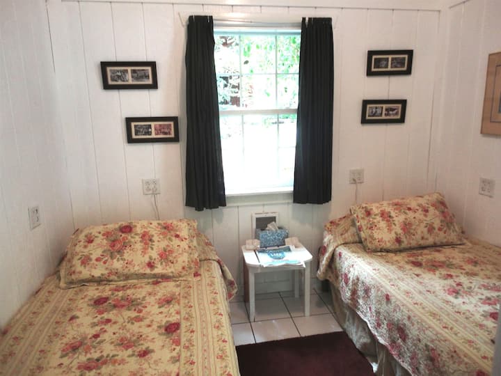 Camp Tranquility, Lovely Camp & Tiny Cabin - Occidental, CA