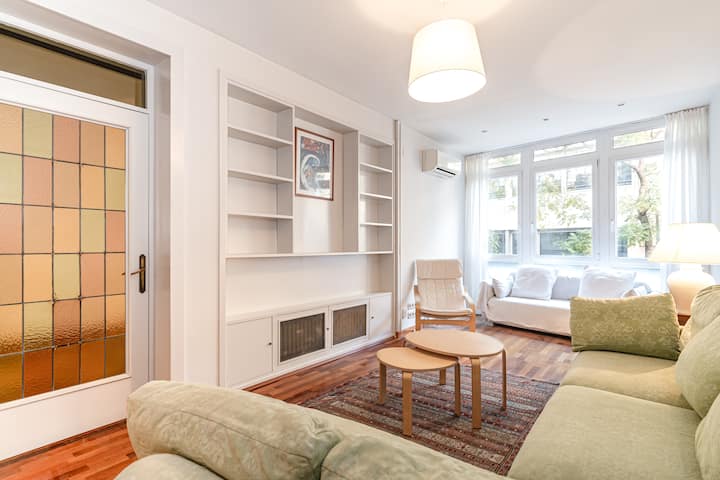 Quiet & Centrical Apartment, Next To Plaza Molina! - Barcelona