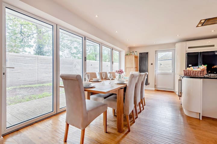 Stylish 4-bedroom Holiday Bungalow Christchurch - Dorset