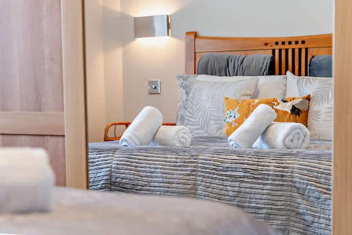 Oakwood Stylish 4-bedroom Holiday Bungalow - Highcliffe