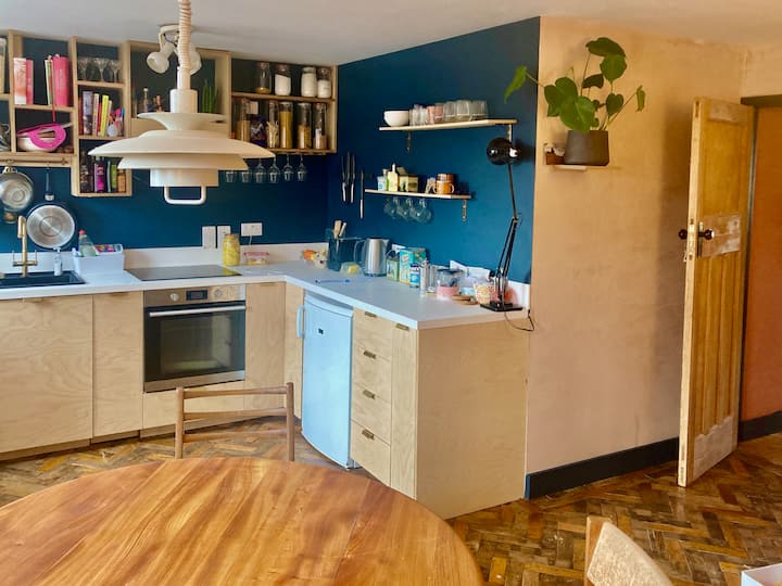 Walthamstow Apartment - Whitehall