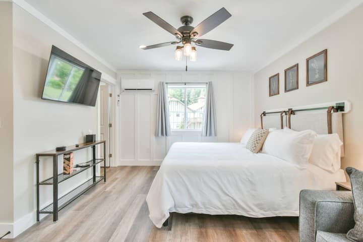 Helen Lookout Suite 203 - Helen, GA