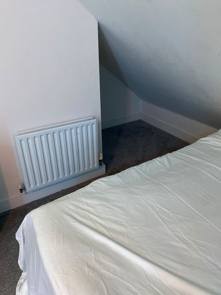 Private Room Near Oldham Stadium - Oldham