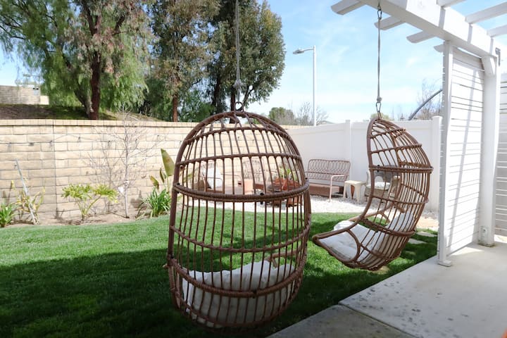 3br 2,5bath Home - Community Pool-pet Friendly - Santa Clarita, CA